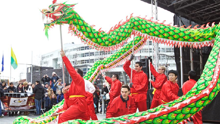 Chinese diaspora keeps Spring Festival traditions alive - CGTN