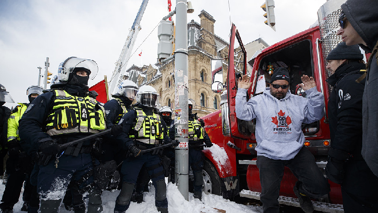 Canadian police make final push to end trucker protest in Ottawa - CGTN