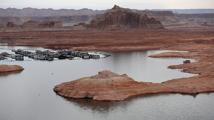 Lake Powell's water level plummets to unprecedented low - CGTN