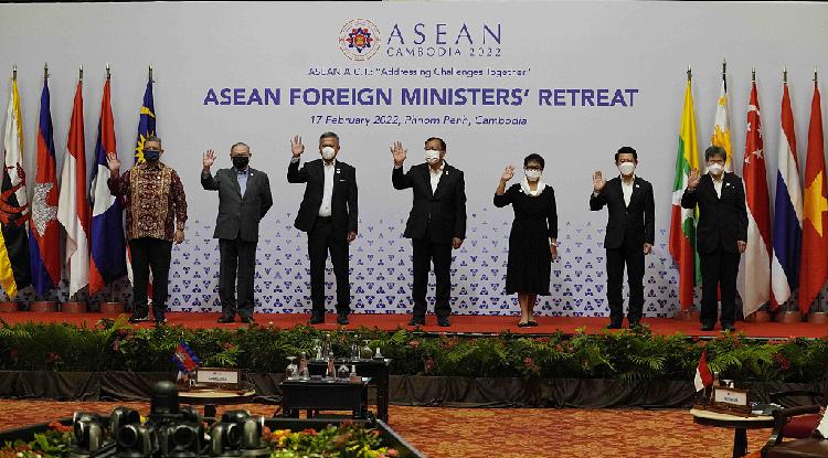 Rethinking ASEAN ties with U.S., signs of another Cold War in the air ...
