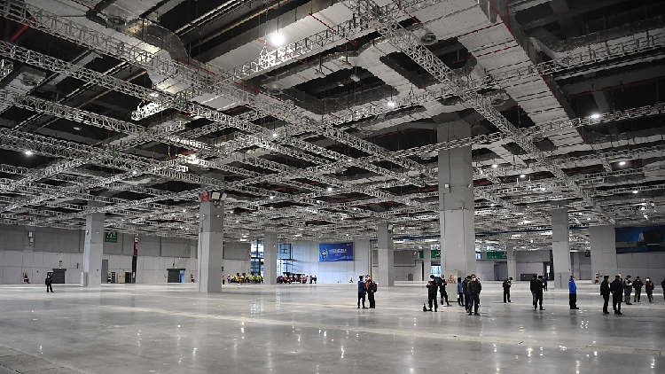 Live: Construction underway for temporary hospitals in Shanghai - CGTN