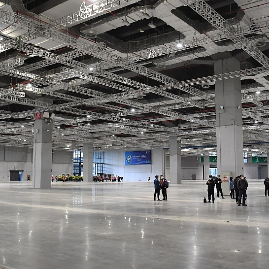 Live: Construction underway for temporary hospitals in Shanghai - CGTN
