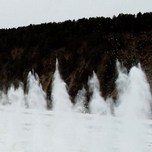 Stunning ice-breaking explosions on Heilongjiang River, NE China - CGTN