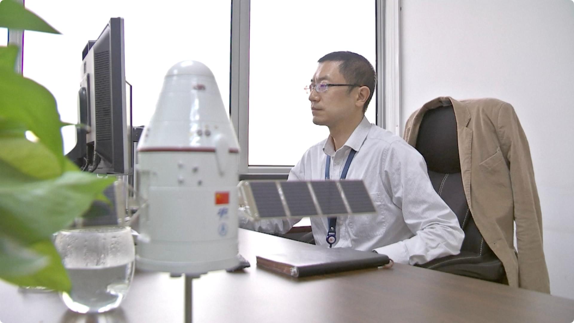 Young engineer devotes talents, passion to China's space exploration - CGTN