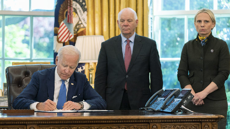 Biden's 'surrogate' war in Ukraine could sink the U.S. economy - CGTN