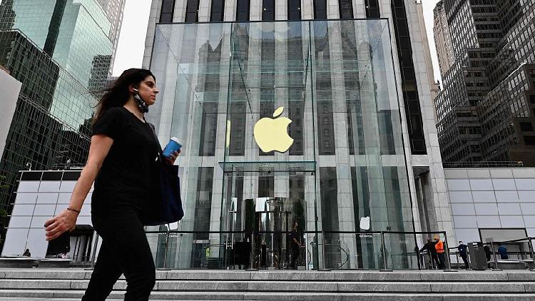 Apple store workers vote to form their first U.S. union - CGTN