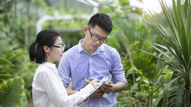 China's sci-tech talent is becoming more youthful - CGTN