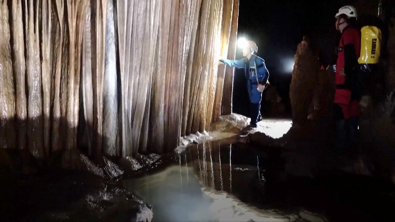 Geologists discover rare 'cave cloud' in Guangxi - CGTN