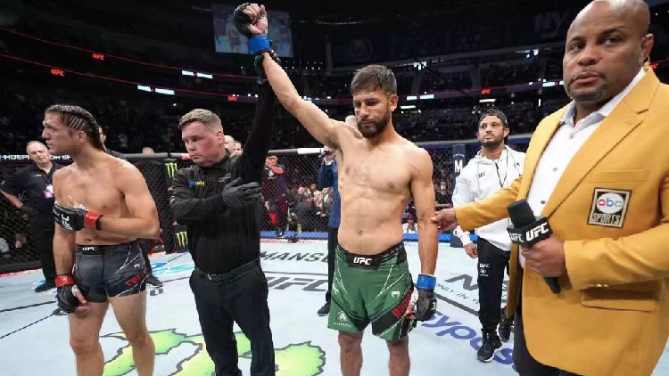 UFC Fight Night: Ortega vs. Rodriguez ends with freak shoulder injury ...