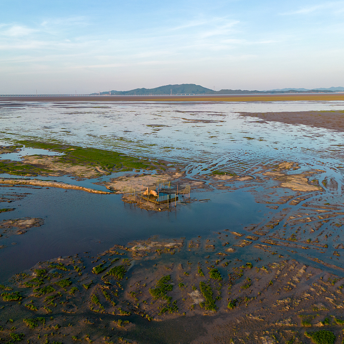 Drought shrinks China's largest freshwater lake by 75 percent - CGTN