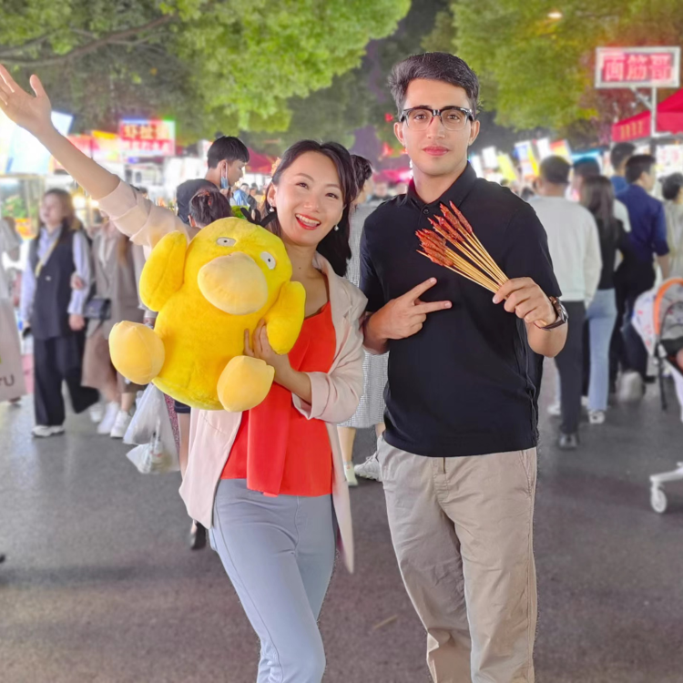 Live: A virtual tour inside the largest night market in Hunan Province ...