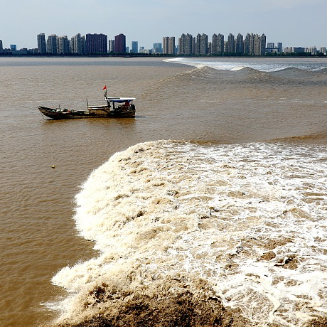 Live: Enjoy fascinating view of Qiantang River's tidal bore – Ep. 13 - CGTN