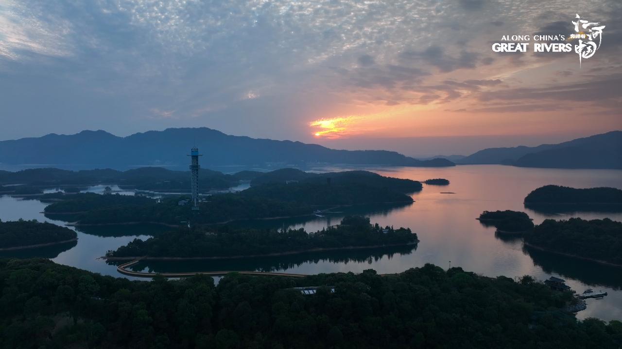 Drone's eye view: Catch the breathtaking sunrise at the West Sea - CGTN