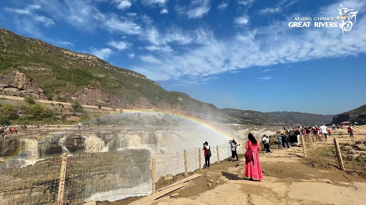 Live: A look of spectacular Hukou Waterfall - CGTN