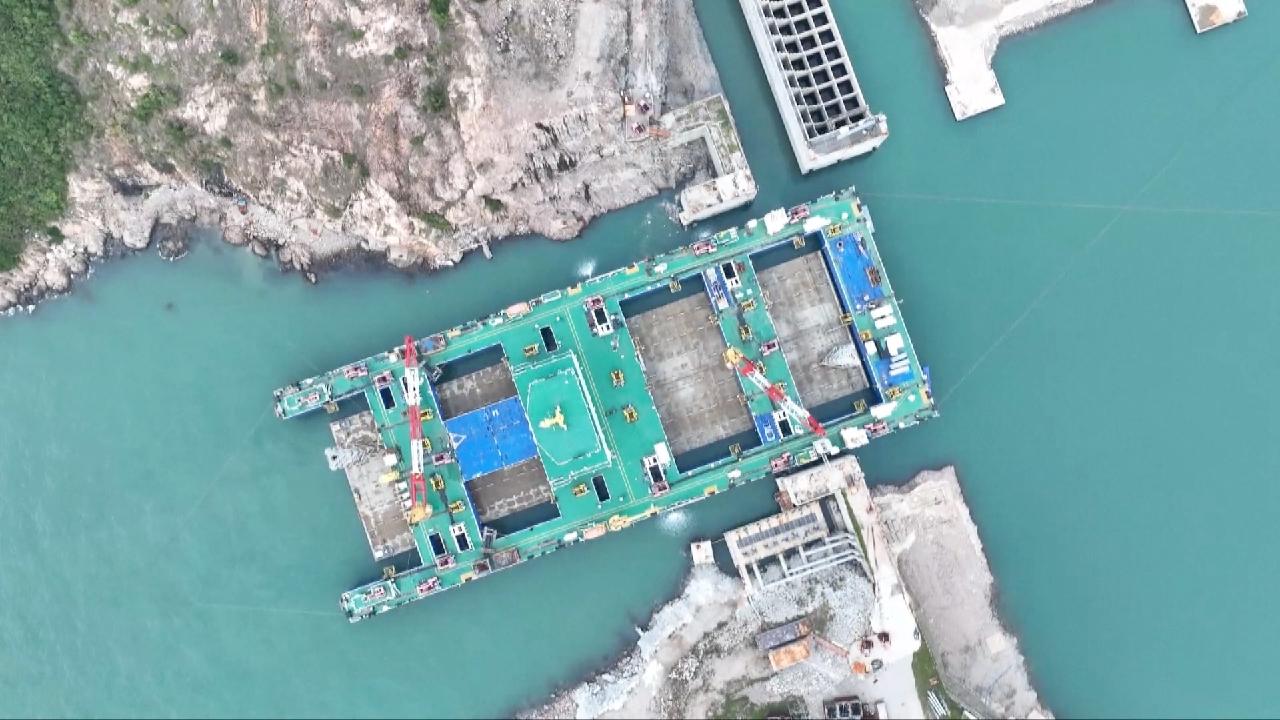 Last standard immersed tube of Shenzhen-Zhongshan Bridge installed - CGTN