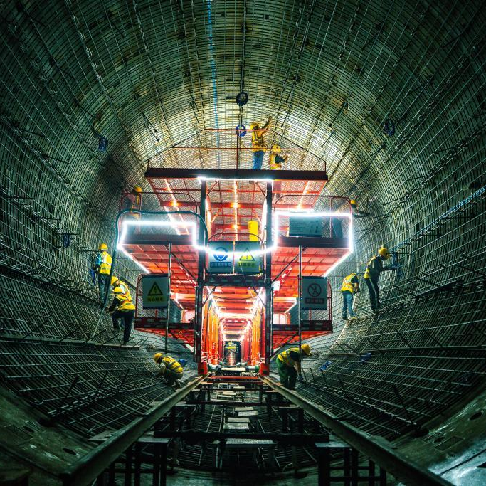 Water transport tunnel for Pearl River Delta completed in south China ...