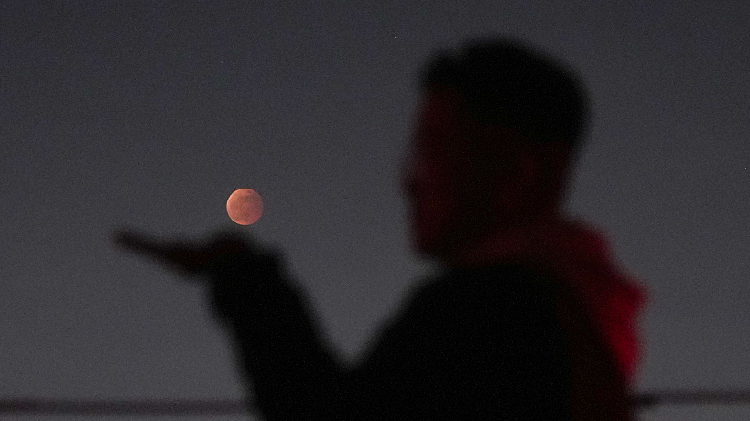 'Blood moon' total lunar eclipse captured in China - CGTN
