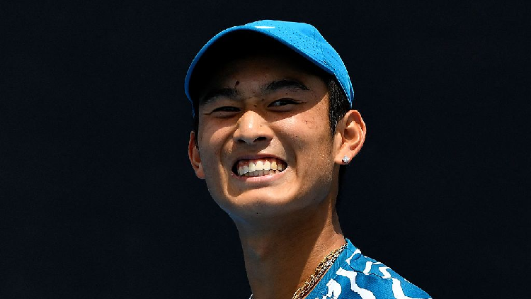Shang makes history by going through men's singles 1st round at AO2023 ...