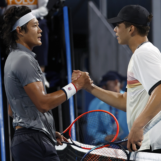 China's Zhang Zhizhen 1 game away from first Grand Slam win in AO 2023 ...