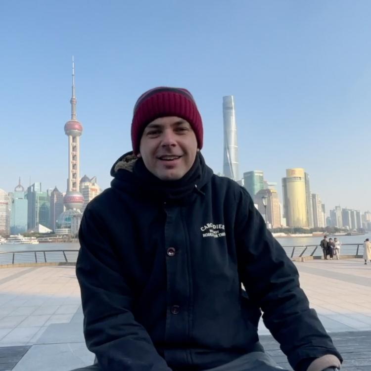 'True China': UK vlogger watches people prepare for Chinese New Year - CGTN
