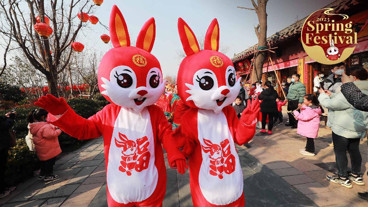 Live: Kaifeng's theme park attracts tourists during CNY - CGTN