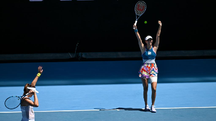Yang/Chan into Australian Open women's doubles quarters - CGTN