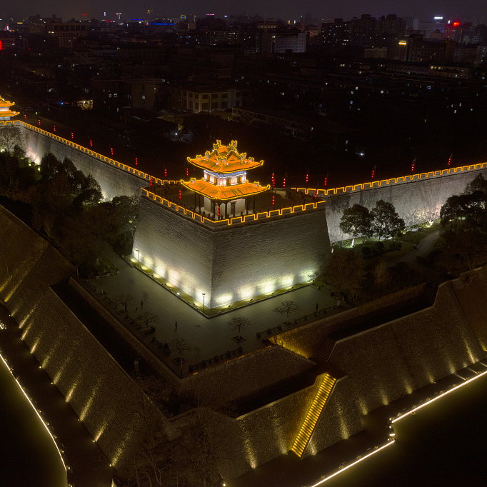 Live: Charming night view of Xi'an City Wall - Ep. 5 - CGTN