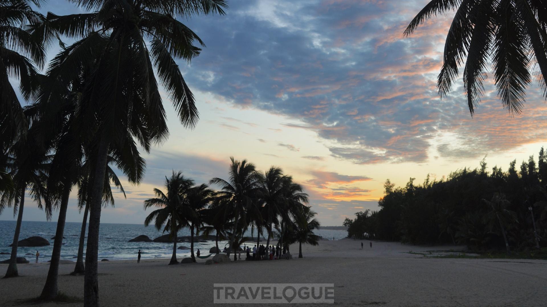 Island delights await in subtropical Hainan port city - CGTN