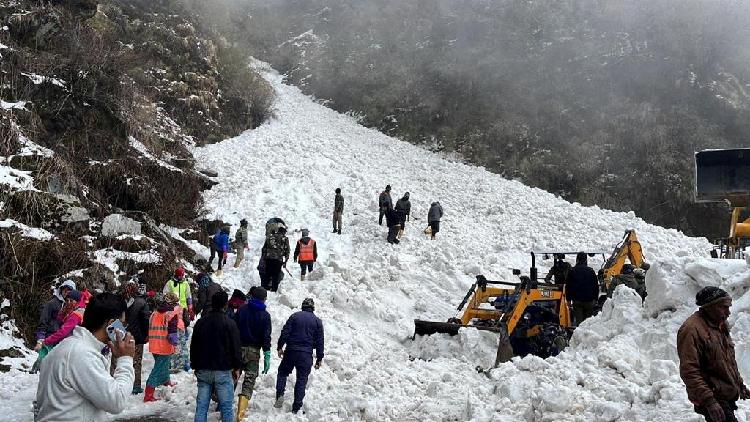 Avalanche in Indian Himalayas kills seven - CGTN