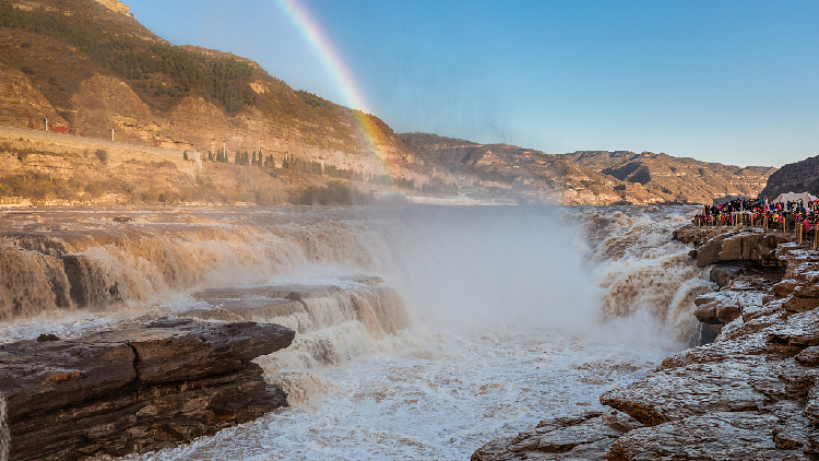 Live: Hukou Waterfall in NW China ushers in spring flood season - CGTN