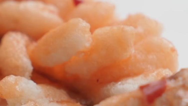 'Squirrel Mullet' dish a flower-like fruit of the sea - CGTN