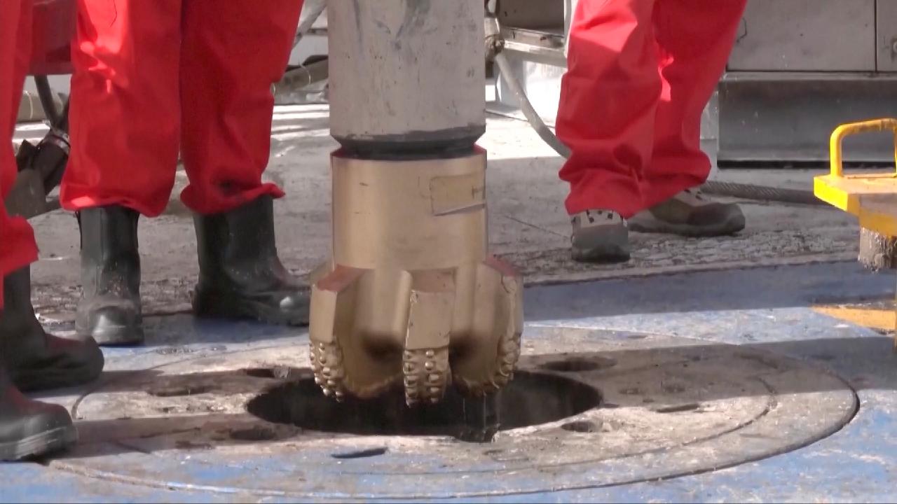 Asia's deepest oil-and-gas well begins drilling in China - CGTN