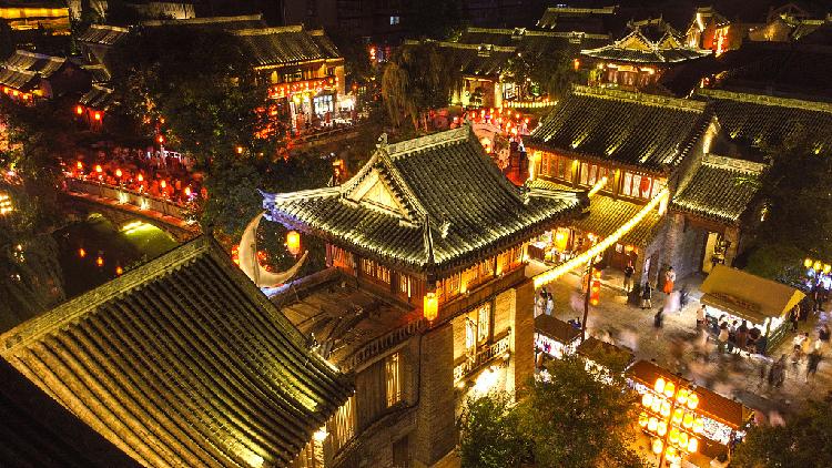 Night economy lights up Luoyang historical and cultural block - CGTN