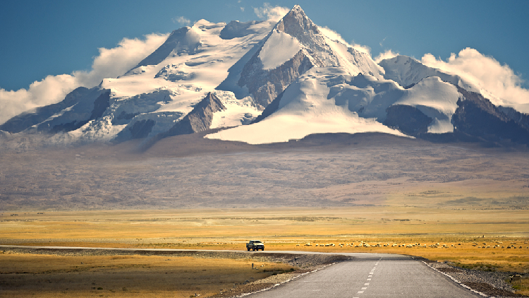 Int'l visitors explore environmental protection in Tibetan village - CGTN