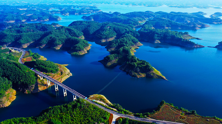 Fairytale scene spotted in Hubei - CGTN