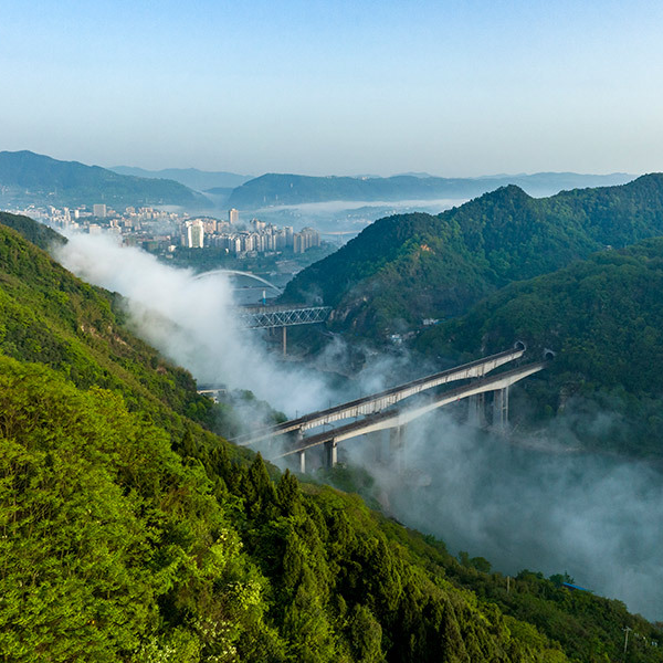 Live: Scenic view of eight bridges amid jade-green landscape – Ep. 2 - CGTN