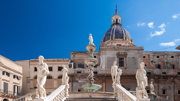 A glimpse of the Fontana Pretoria in Italy - CGTN