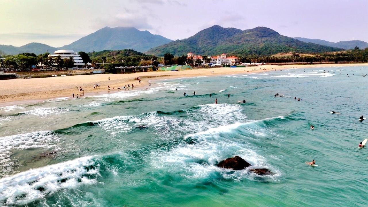 Riyue Bay: A surfers' paradise - CGTN