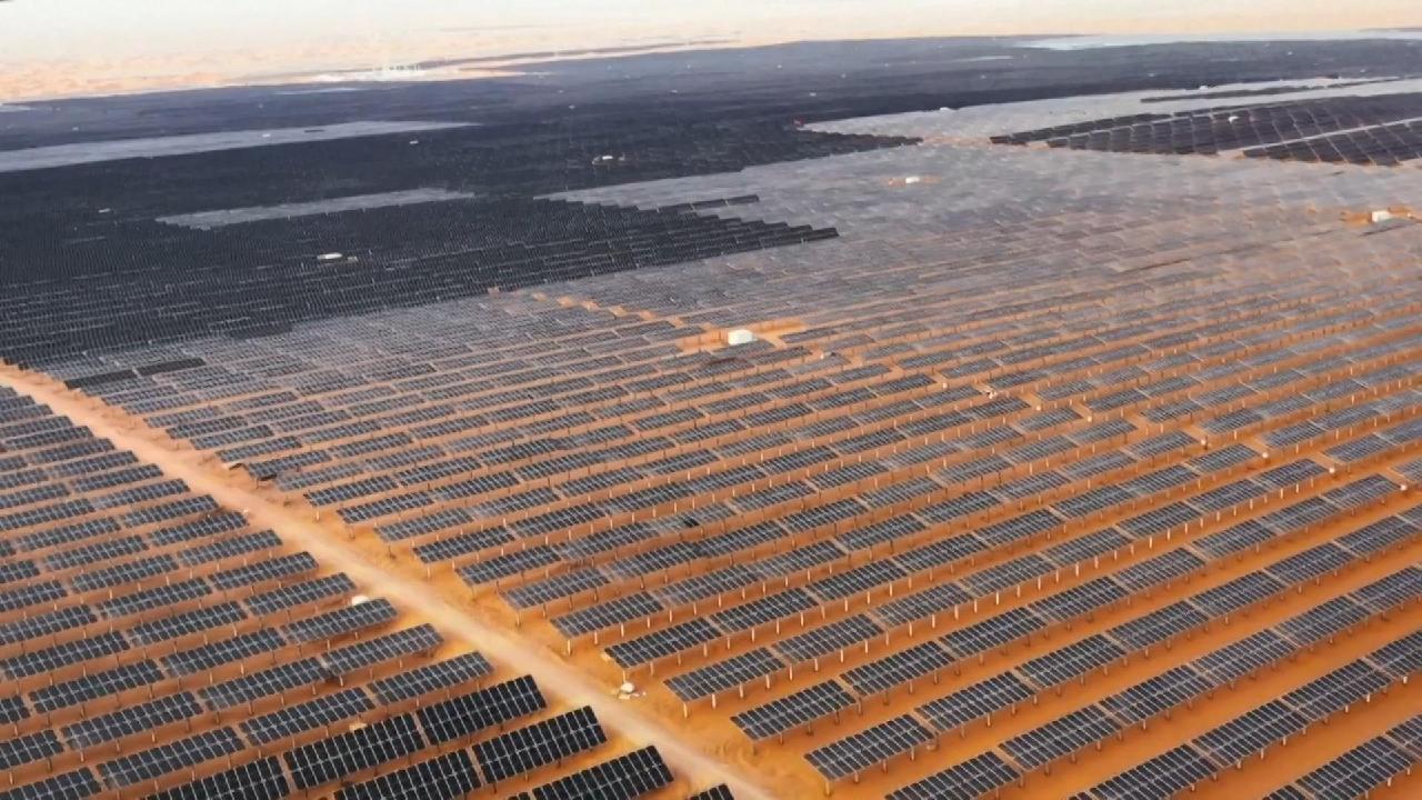 Renewable power project construction begins in China's Gobi Desert - CGTN