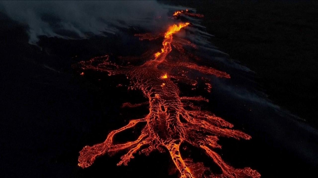 Dramatic scenes as Iceland volcano erupts - CGTN