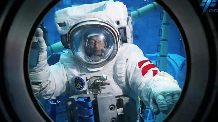 Space Log: How does a professor in space guide students' theses? - CGTN