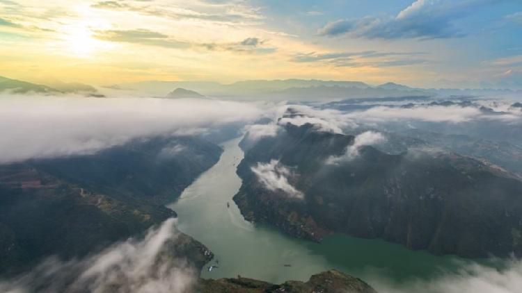 The beauty of the Yangtze River lies in the Three Gorges - CGTN