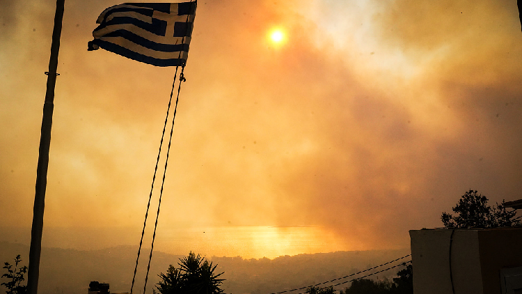 Live: Wildfires burn through coastal towns near Athens, Greece - CGTN