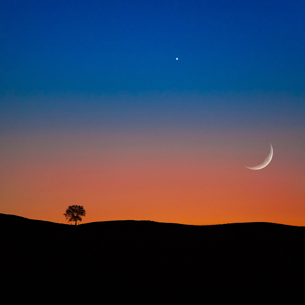 Live: Spectacular sight of the Moon and Venus in China's Ningxia - CGTN