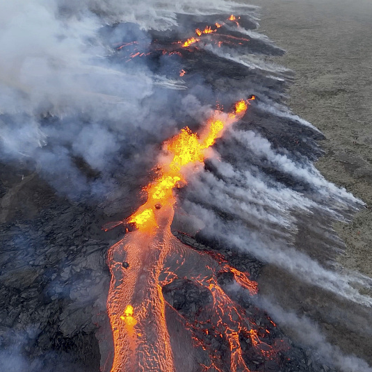 Live: Latest on volcano eruption near Reykjavik, southwest Iceland - CGTN