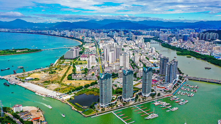 Stunning coastal views combine with romantic vibe in Hainan - CGTN