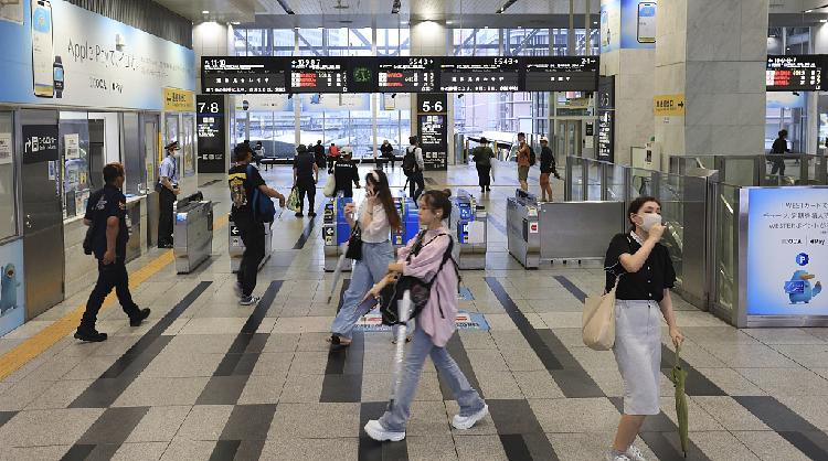 People urged to seek safety as Typhoon Lan makes landfall in Japan - CGTN