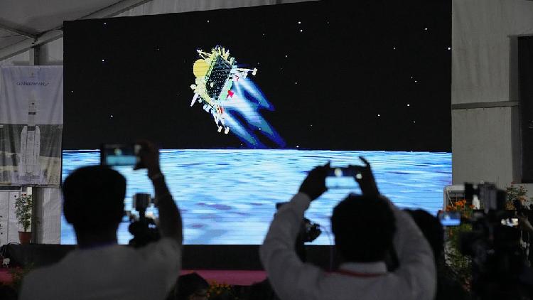 India's Chandrayaan-3 spacecraft lands on the moon - CGTN