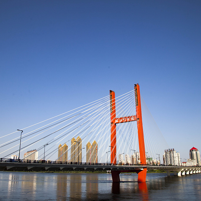 Live: Glorious view of Linjiangmen Bridge in Jilin City, NE China - CGTN