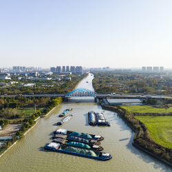 Live: A bird's-eye view of the Jinghang Grand Canal in Zhejiang, China ...